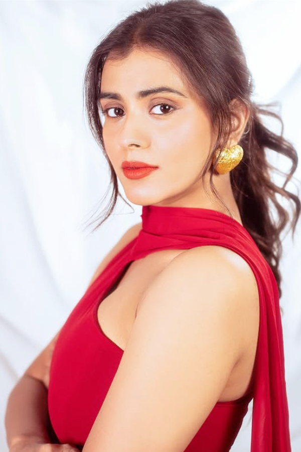 అందాలతో సెగలు పుట్టిస్తున్న ముద్దుగుమ్మ హెబ్బా పటేల్ ఫొటోస్ | hebah ...