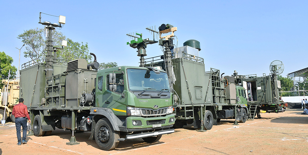 గచ్చిబౌలి స్టేడియంలో ‘విజ్ఙాన్ వైభవ్-2025’ ప్రదర్శన (ఫొటోలు) | India's ...