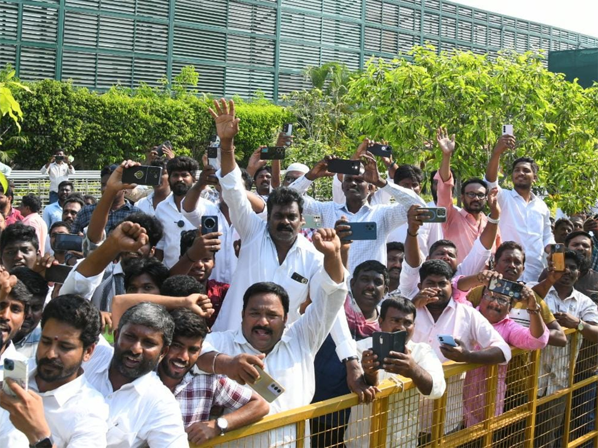 YSRCP అంటే వాయిస్‌ ఆఫ్‌ వాయిస్‌లెస్‌.. పార్టీ ఆవిర్భావ వేడుకల్లో వైఎస్ ...