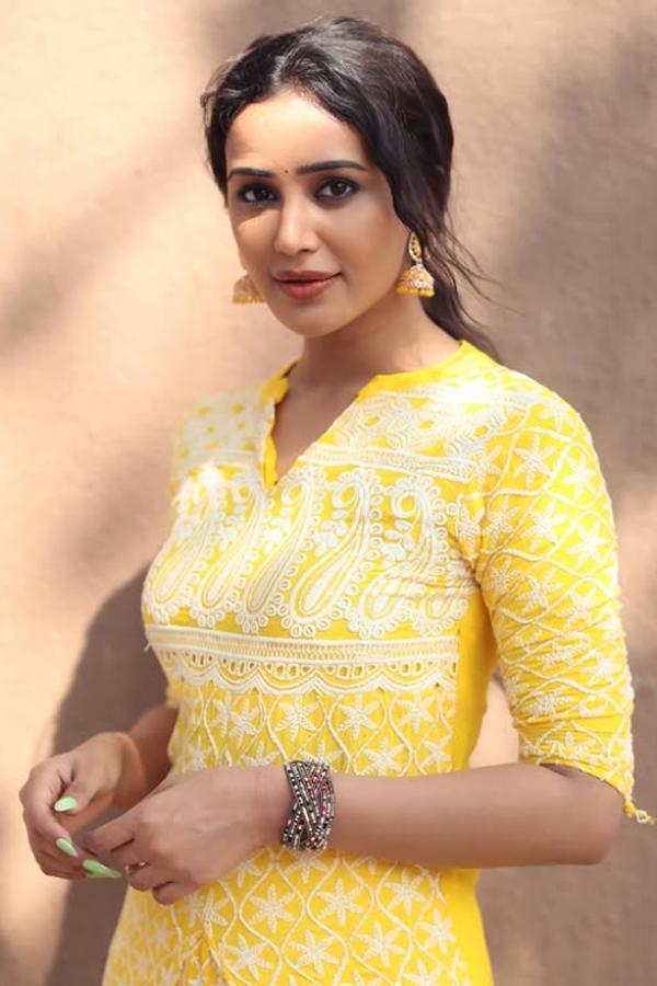 అందాలతో తెగ అట్రాక్ట్ చేస్తున్న అనైరా గుప్తా ఫోటోలు.. లుక్స్‌తో రచ్చ ...