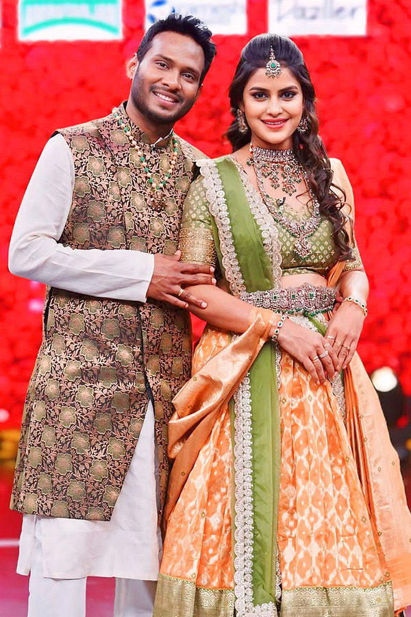 బిగ్‌బాస్‌ తర్వాత ఫస్ట్‌ మూవీ.. ఆర్టిస్ట్‌తో పలకరించిన సోనియా (ఫోటోలు ...