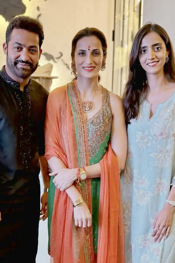 హ్యాపీ బర్త్‌డే అమ్మలూ.. ఎన్టీర్‌ స్పెషల్‌ విషెస్‌ (ఫోటోలు) | Happy ...