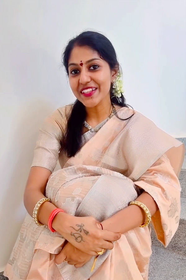 ఉగాది లుక్‌.. సాంప్రదాయ దుస్తుల్లో మెరిసిన సెలబ్రిటీలు (ఫోటోలు) | TV ...