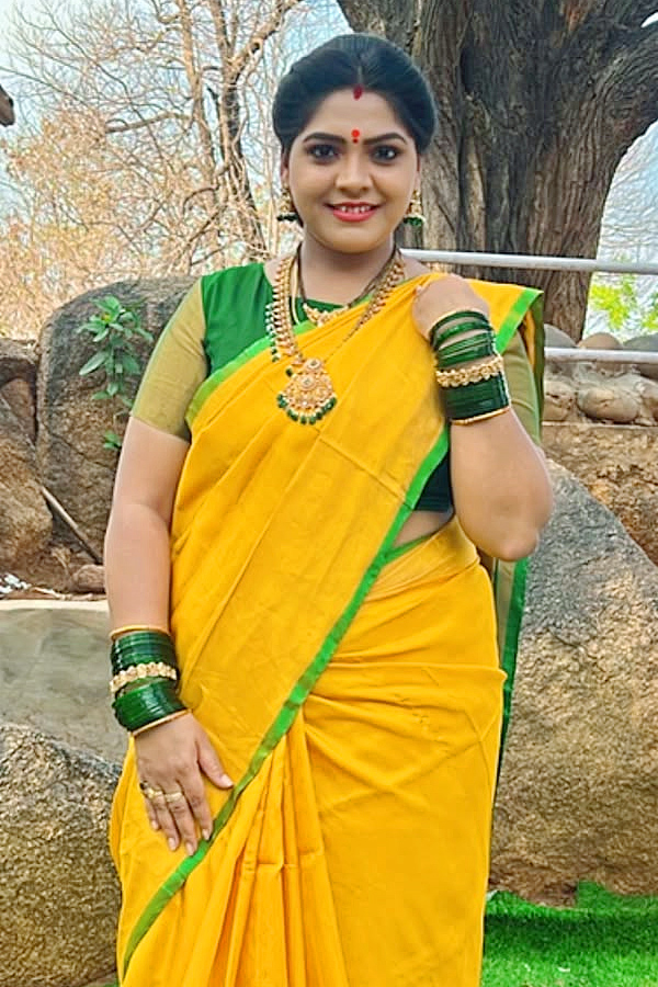 సీరియల్ బ్యూటీ స్రవంతి.. భర్తతో సరదాగా ఇలా (ఫొటోలు) | Serial Actor Sai ...
