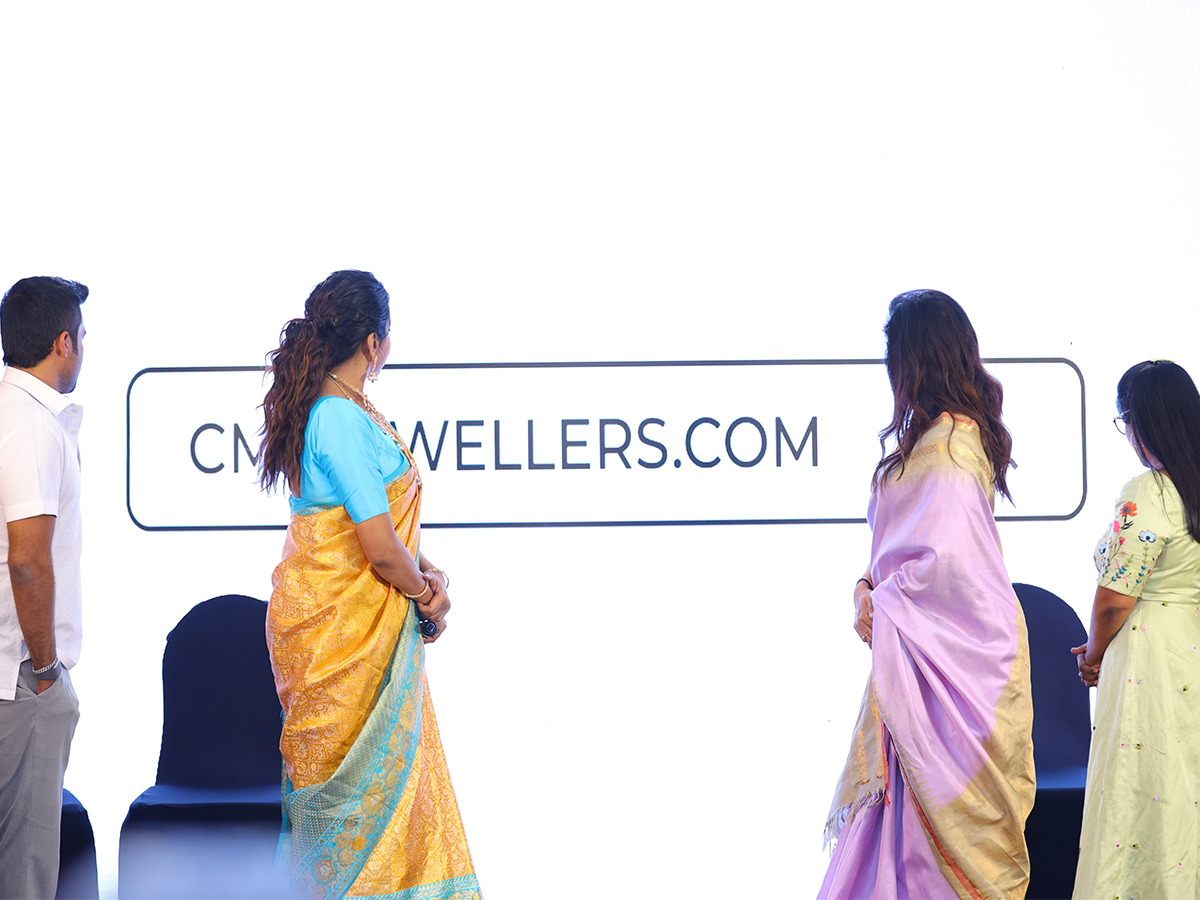 జ్యువెలరీ వెబ్ సైట్ ప్రారంభించిన సింగర్ సునీత, సుమ (ఫొటోలు) | Singer ...