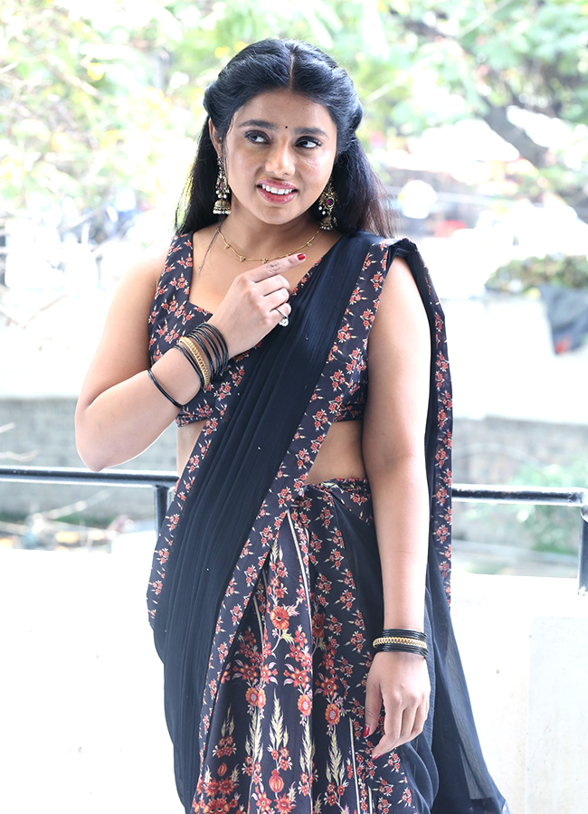 ‘డియర్ ఉమ’ మూవీ హీరోయిన్ సుమయ రెడ్డి (ఫొటోలు) | Dear Uma Movie Telugu ...