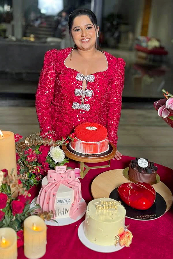 గ్రాండ్‌గా దిల్ రాజు కూతురు హన్సిత బర్త్ డే సెలబ్రేషన్స్ (ఫొటోలు) | Dil ...