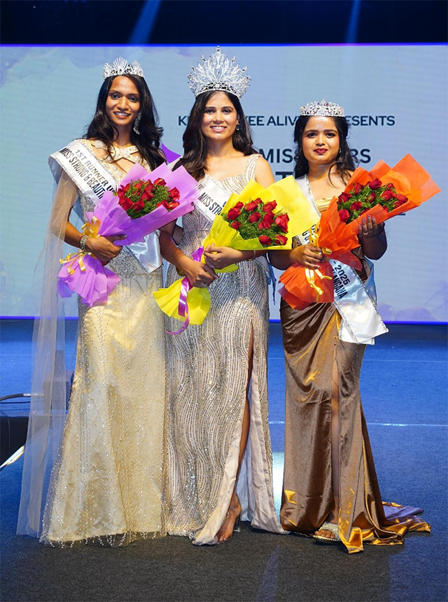 వయ్యారాల నడకలతో కనువిందు చేసిన బ్యూటిఫుల్‌ ఉమెన్స్ (ఫొటోలు) | Miss and ...