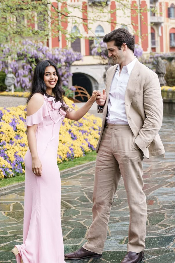 ఇటలీ కుర్రాడితో హీరో అర్జున్ కూతురి నిశ్చితార్థం (ఫొటోలు) | Arjun ...