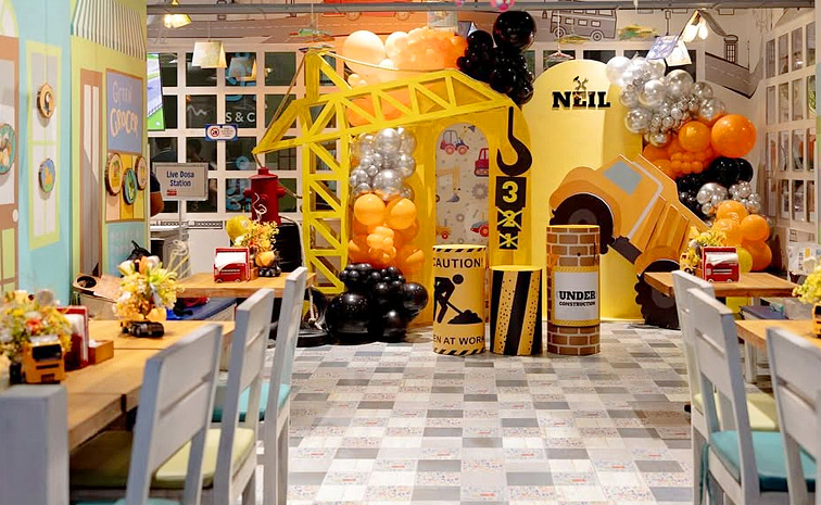 గ్రాండ్‌గా హీరోయిన్ కాజల్ అగర్వాల్ కుమారుడి బర్త్‌ డే వేడుక (ఫోటోలు ...