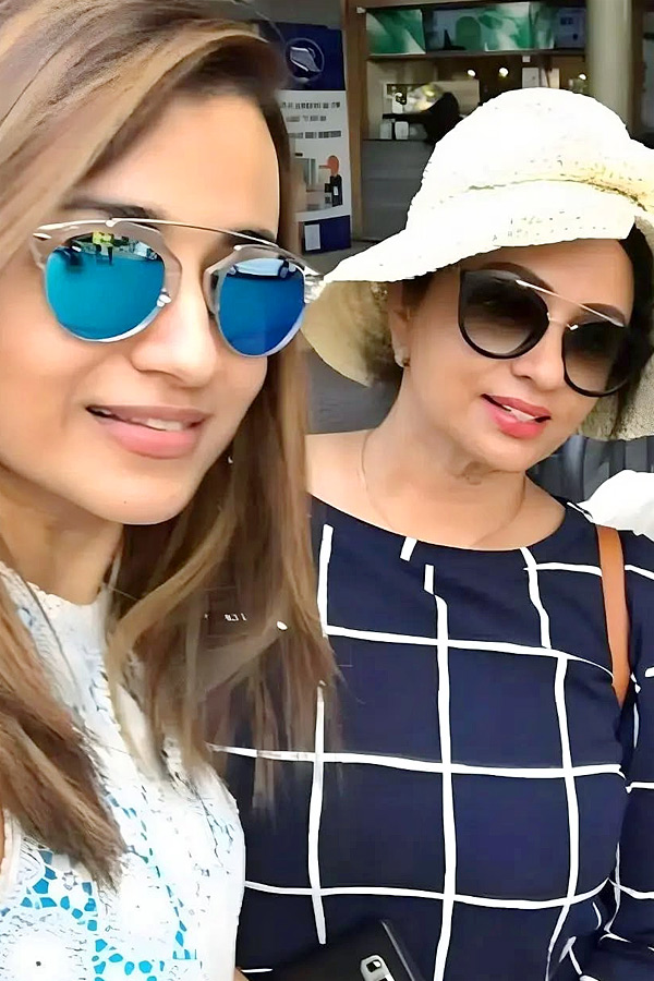 త్రిష తల్లిని చూశారా? ఈమె కంటే అందంగా ఉందిగా! (ఫొటోలు) | Have You Seen ...