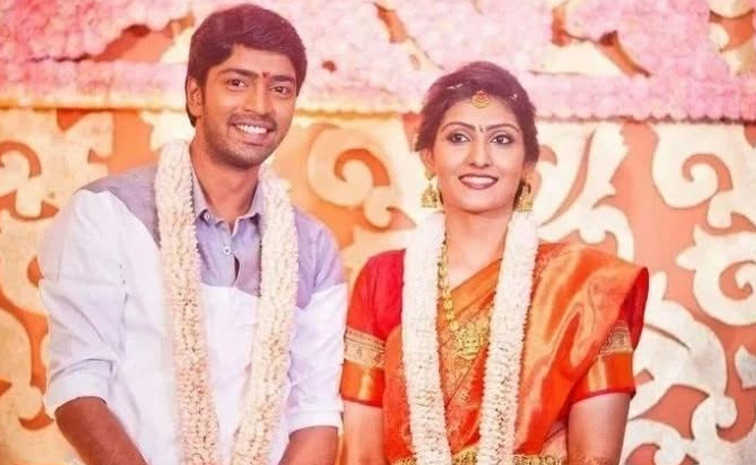 పెళ్లయి పదేళ్లు.. అల్లరి నరేశ్ భార్య-కూతుర్ని చూశారా? (ఫొటోలు) | Allari ...
