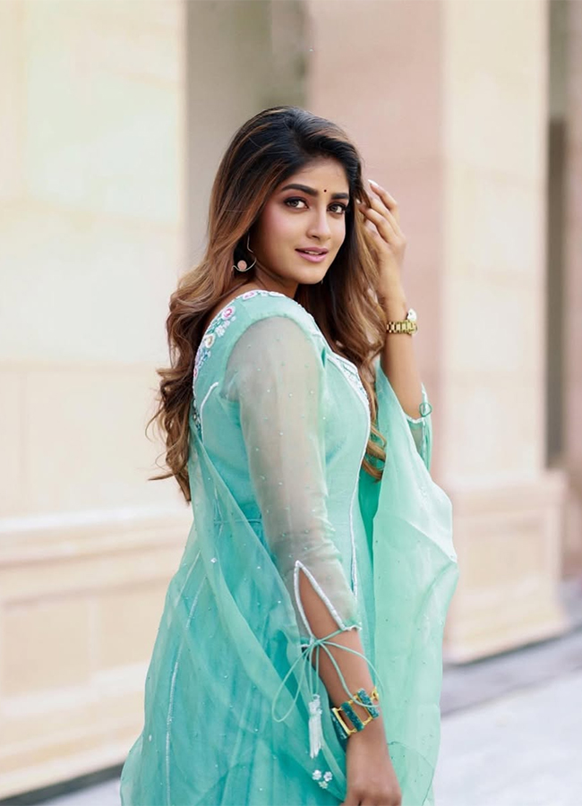 శర్వానంద్ సినిమాతో గ్లామర్‌ బ్యూటీ రీ ఎంట్రీ ఇంతకీ ఎవరు? (ఫొటోలు ...