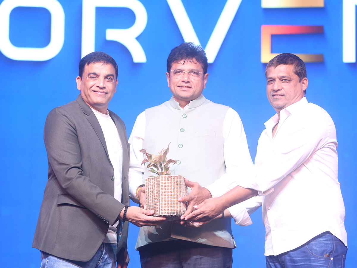 ‘దిల్‌’ రాజు ‘లోర్వెన్‌ ఏఐ’ స్టూడియో లాంచ్‌... టాలీవుడ్ ప్ర‌ముఖులు సంద ...