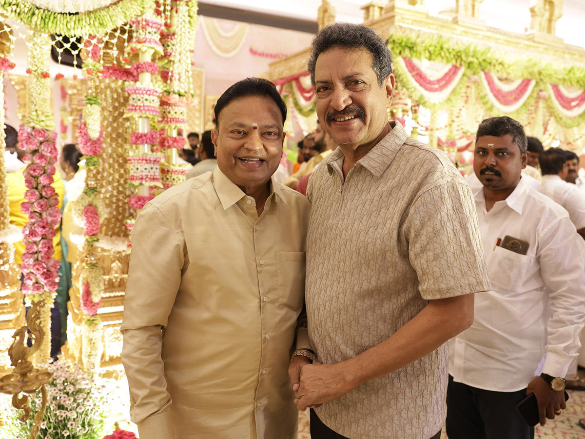 తమిళ సినీ నిర్మాత కూతురి పెళ్లిలో ప్రముఖులు (ఫోటోలు) | Dr IshariK ...