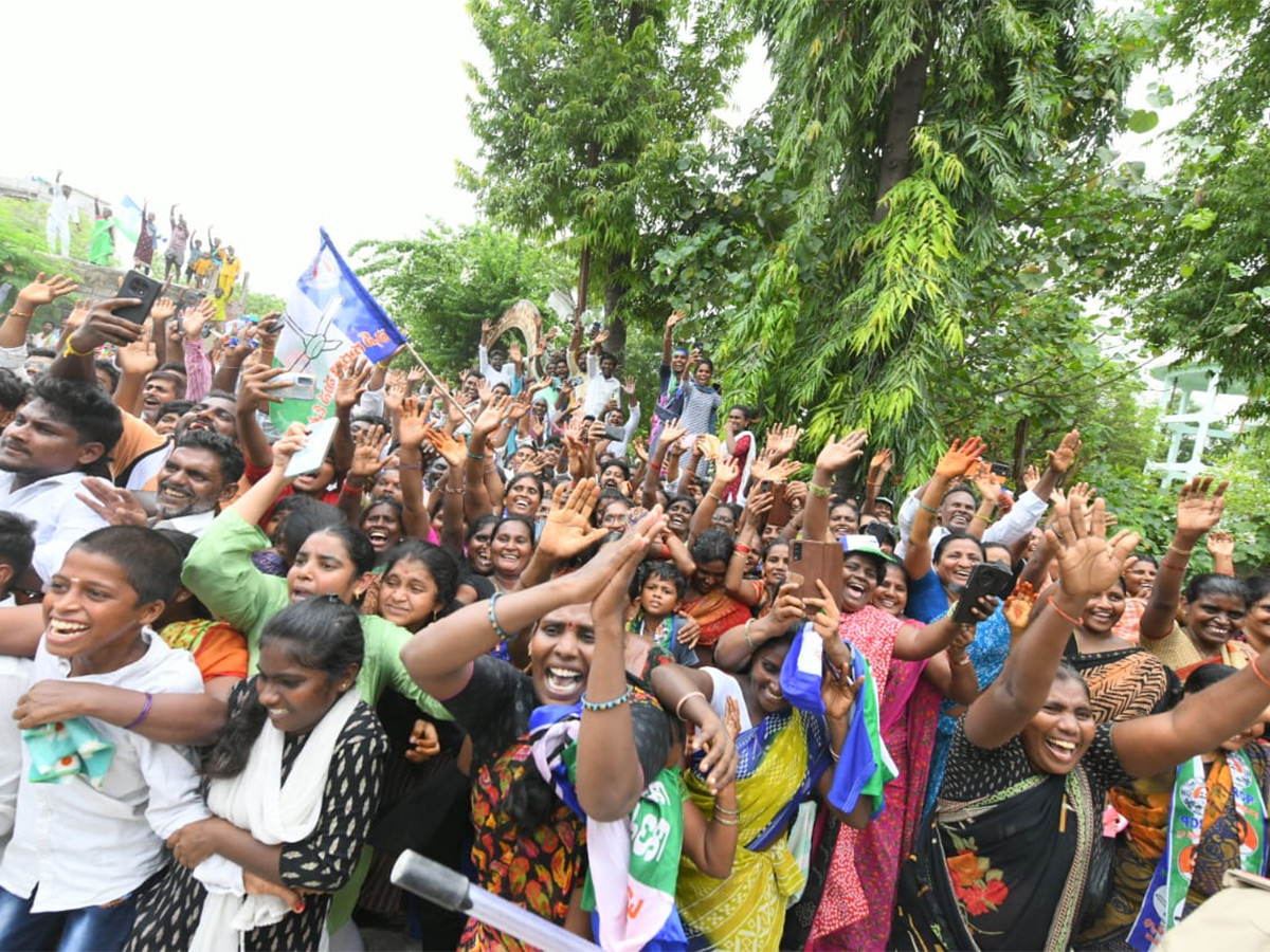 జగన్‌ పొదిలి పర్యటనలో జనప్రభంజనం (చిత్రాలు) | YS Jagan Visit Tobacco ...