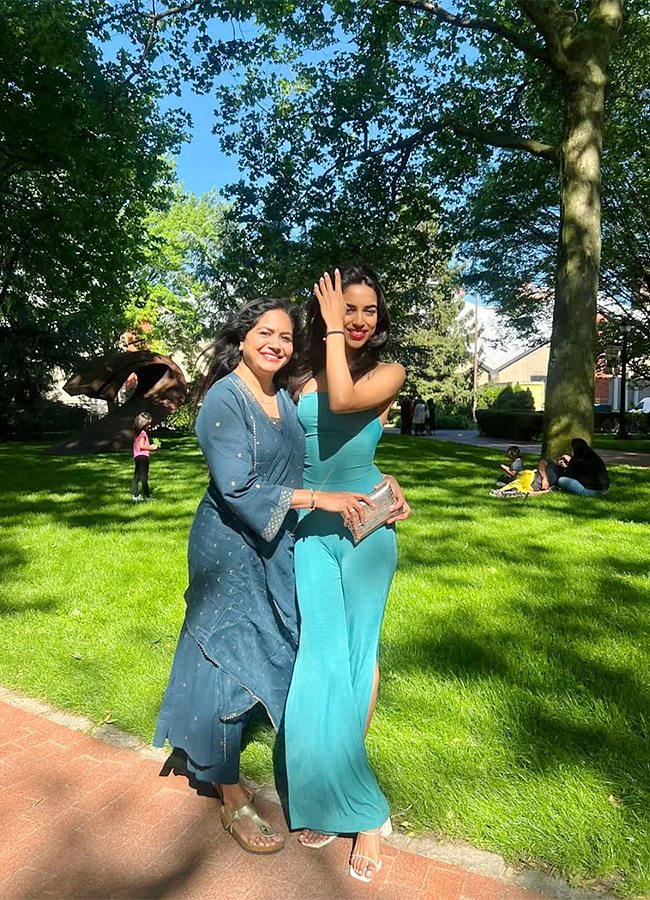 ఇంతకంటే అదృష్టం ఇంకేం కావాలి : సింగర్‌ సునీత ఫ్యామిలీ పిక్స్ (ఫొటోలు ...