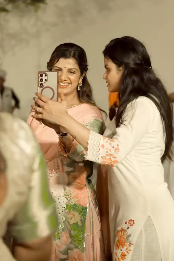 తమిళ నటుడి భార్య సీమంతం.. రంభ సందడి (ఫొటోలు) | Actress Rambha Attend ...