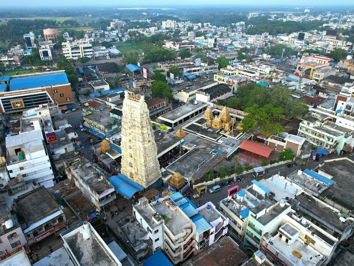 ఏపీలో ప్రసిద్ధి చెందిన ఆలయం..ఈ ఎత్తైన గోపురం పైకి మీరు ఎప్పుడైనా ...
