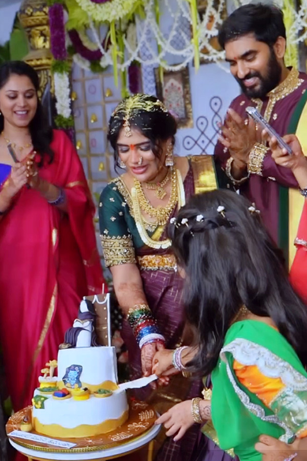 నటి సీమంతం.. హాజరైన బుల్లితెర సెలబ్రిటీలు (ఫోటోలు) | TV Celebrities ...