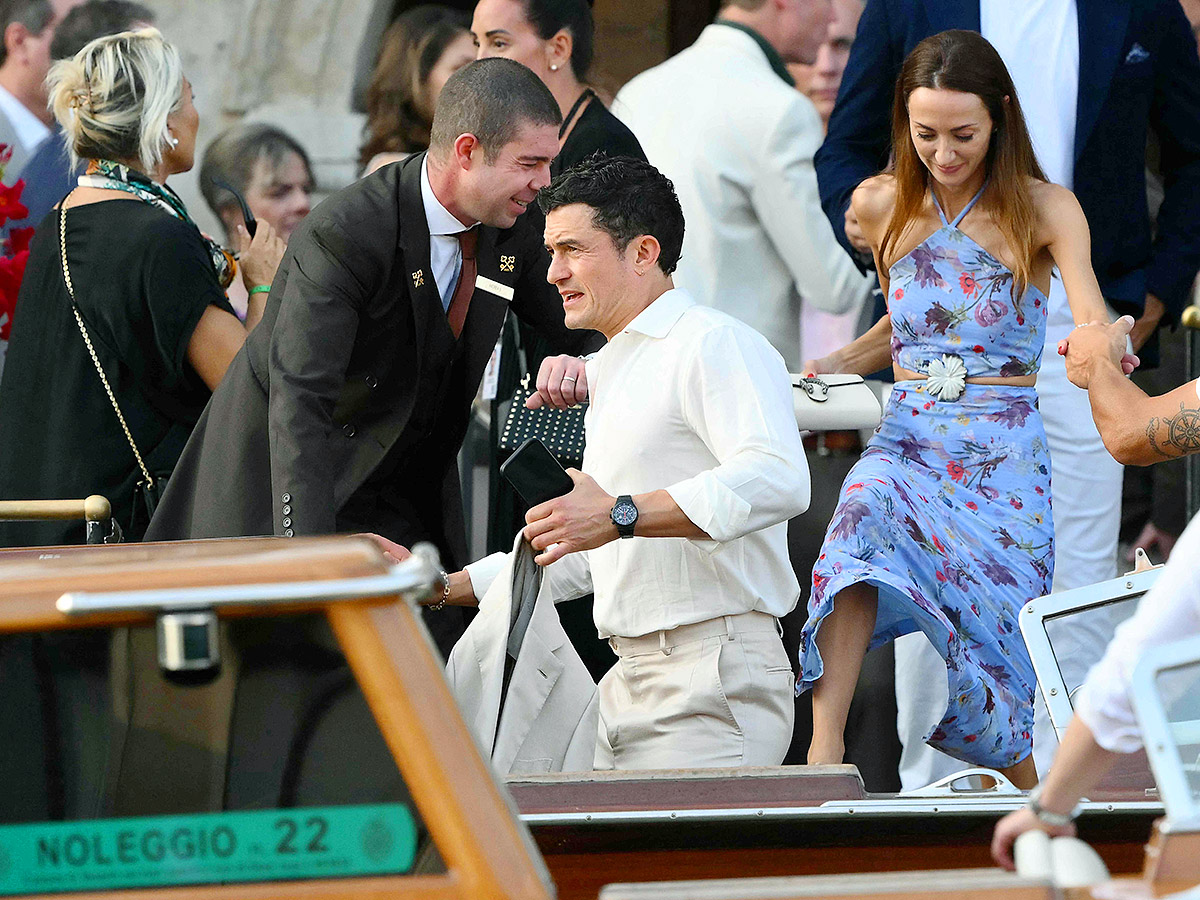 అమెజాన్‌ ఫౌండర్‌ పెళ్లి సందడి షురూ, సెలబ్రిటీల హల్‌చల్‌ (ఫొటోలు) | pre ...