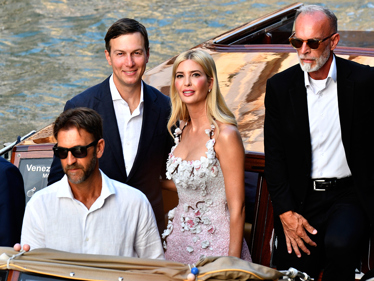 అమెజాన్‌ ఫౌండర్‌ పెళ్లి సందడి షురూ, సెలబ్రిటీల హల్‌చల్‌ (ఫొటోలు) | pre ...