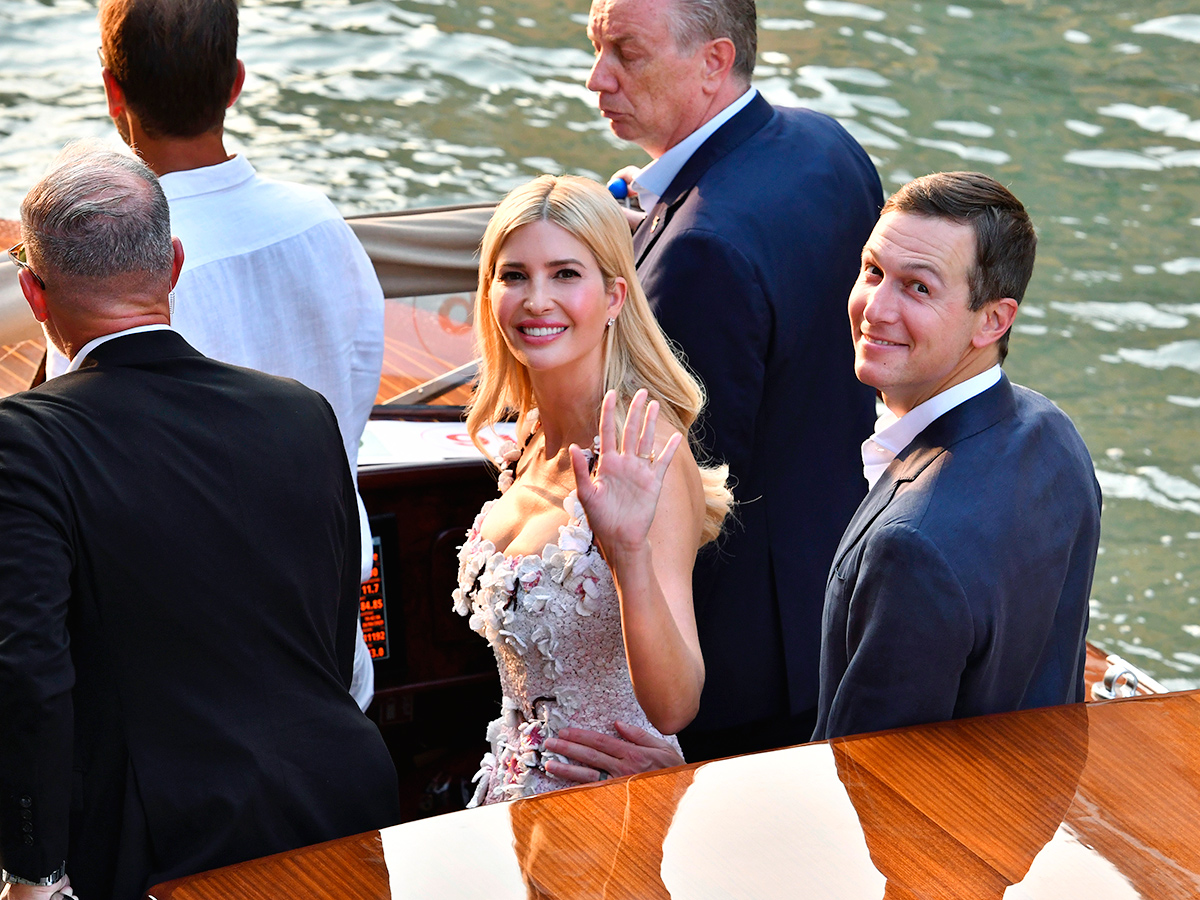 అమెజాన్‌ ఫౌండర్‌ పెళ్లి సందడి షురూ, సెలబ్రిటీల హల్‌చల్‌ (ఫొటోలు) | pre ...