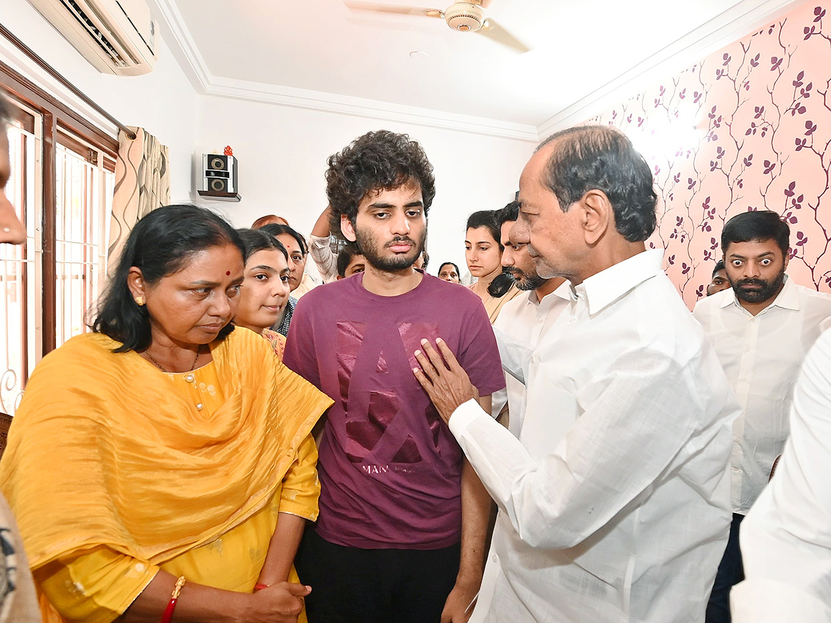 హైదరాబాద్‌ : మాగంటికి నేతలు కన్నీటి నివాళి (ఫొటోలు) | KCR Emotional On ...