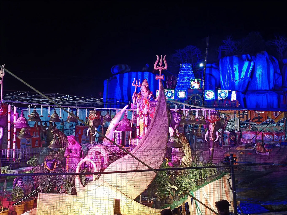 తెలంగాణలో ఈ అద్భుత ఆలయాన్ని దర్శించారా? (ఫొటోలు) | Sri Edupayala Vana ...