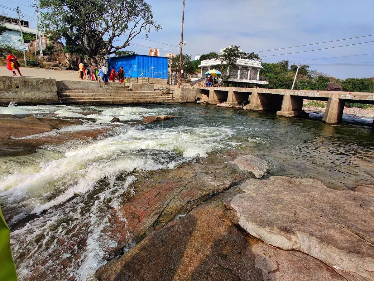 తెలంగాణలో ఈ అద్భుత ఆలయాన్ని దర్శించారా? (ఫొటోలు) | Sri Edupayala Vana ...
