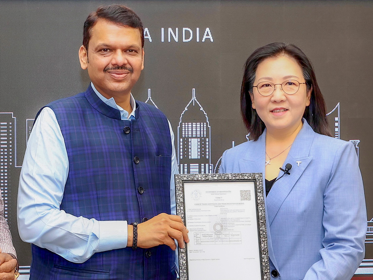 ముంబైలో ‘టెస్లా’ కార్ల తొలి షోరూమ్‌ ప్రారంభం (ఫొటోలు) | Tesla Model Y ...