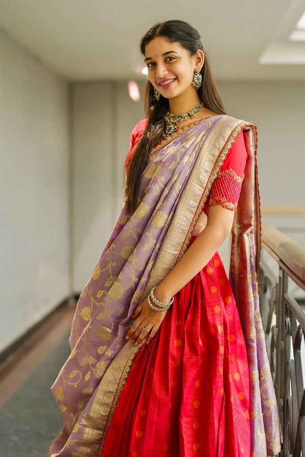 'కోర్ట్' శ్రీదేవి జూలై జ్ఞాపకాలు.. అటు ఫ్యామిలీ ఇటు కొత్త కారు (ఫొటోలు ...