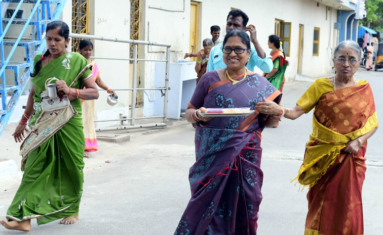 శ్రావణ నాగుల చవితి (ఫొటోలు) | Devotees Celebrated Nagula Chavithi 2025 ...