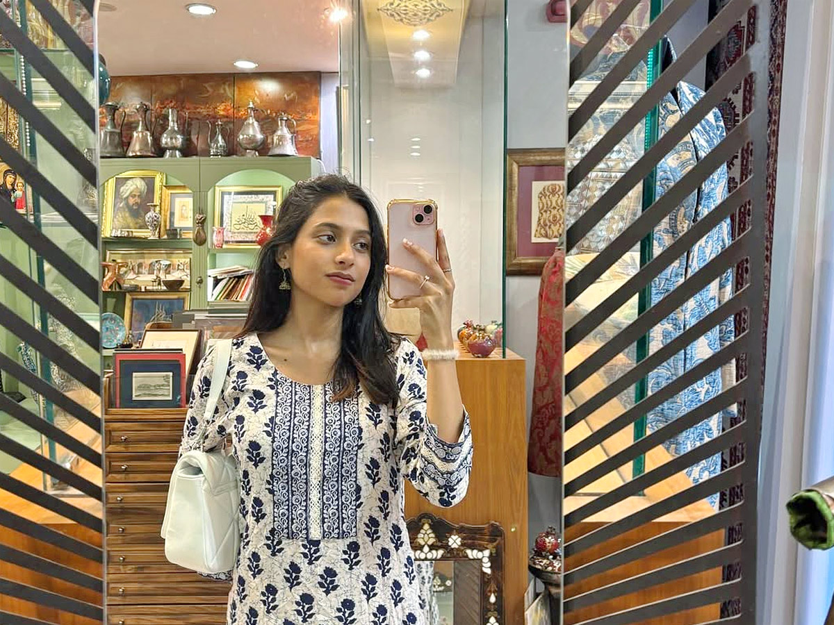 మహారాణి.. ఆటలోనే కాదు అందంలోనూ తనకు తానే సాటి! (ఫొటోలు) | Divya ...