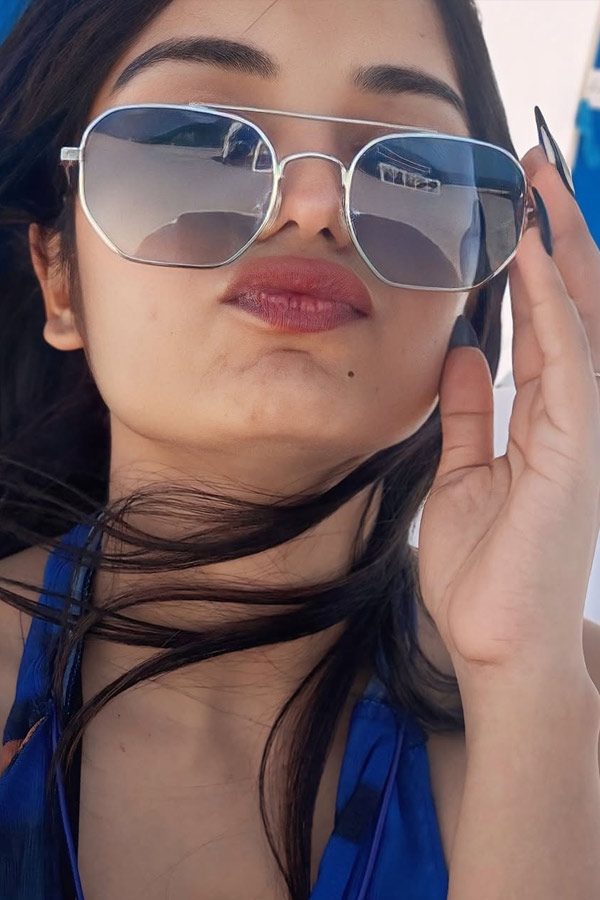 యూఎస్‌లో ప్రియాంక బీచ్ వెకేషన్ (ఫొటోలు) | Bigg Boss Priyanka Jain beach ...