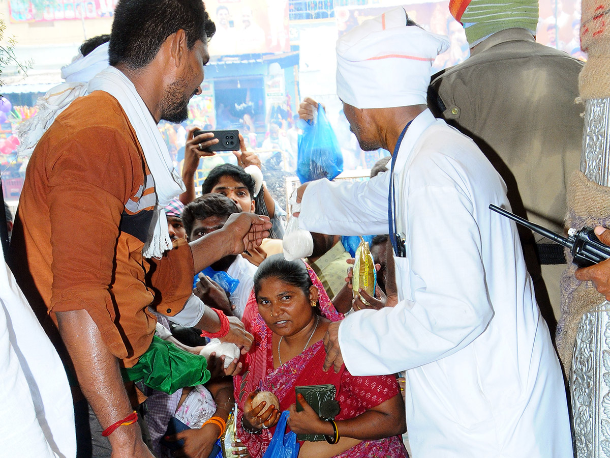 అనంతపురం : గూగూడులో కుళ్లాయిస్వామి ఉత్సవాలకు పోటెత్తిన భక్తులు (ఫొటోలు ...