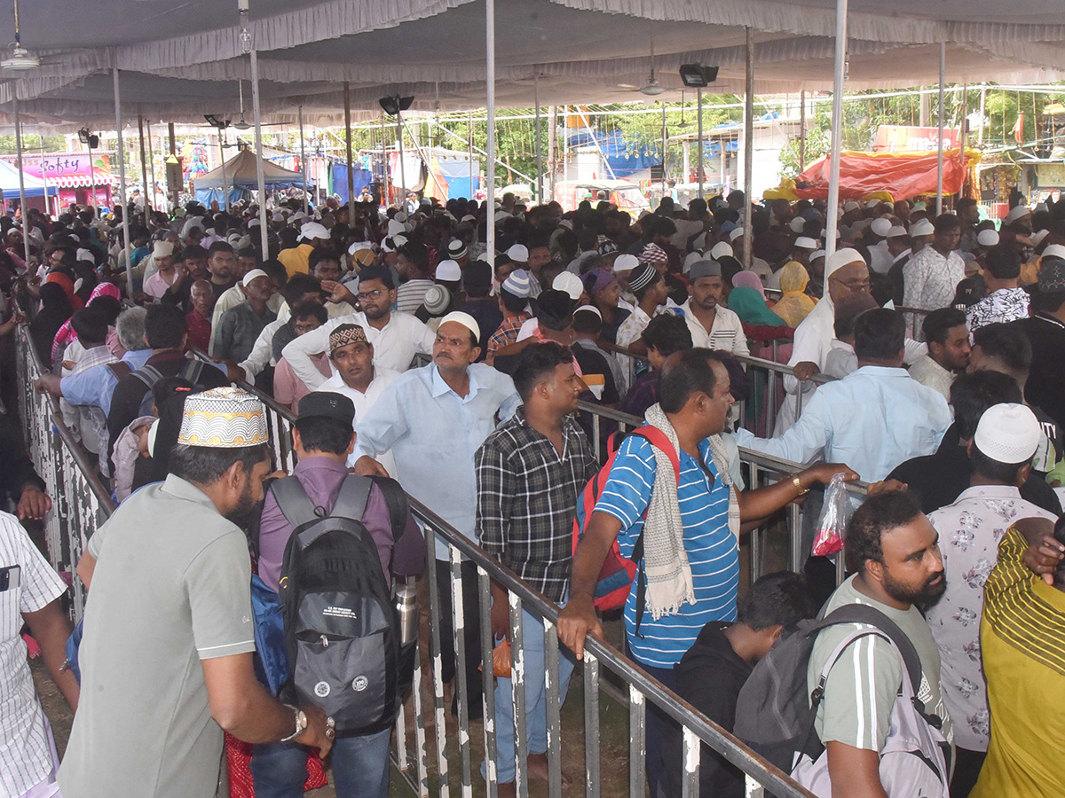 నెల్లూరులో ఘనంగా మొదలైన రొట్టెల పండగ..పోటెత్తిన భక్తజనం (ఫొటోలు) | Huge ...