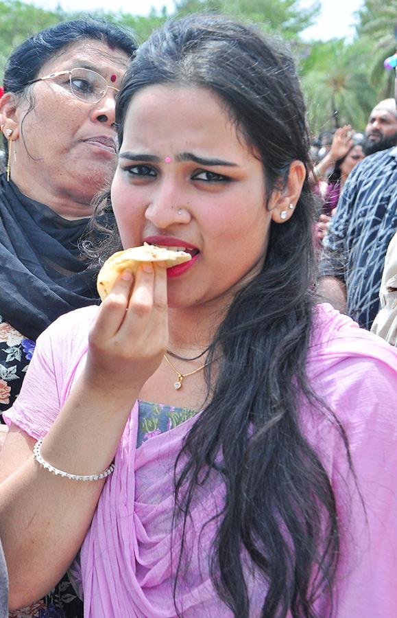 నెల్లూరులో ఘనంగా మొదలైన రొట్టెల పండగ..పోటెత్తిన భక్తజనం (ఫొటోలు) | Huge ...