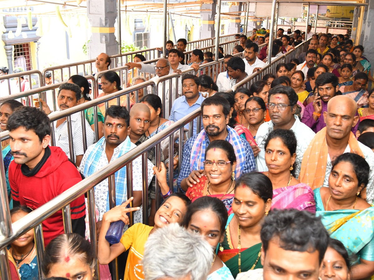 విజయవాడ ఇంద్రకీలాద్రి కనకదుర్గ అమ్మవారి ఆలయంలో శాకంబరీ ఉత్సవాలు (ఫొటోలు ...