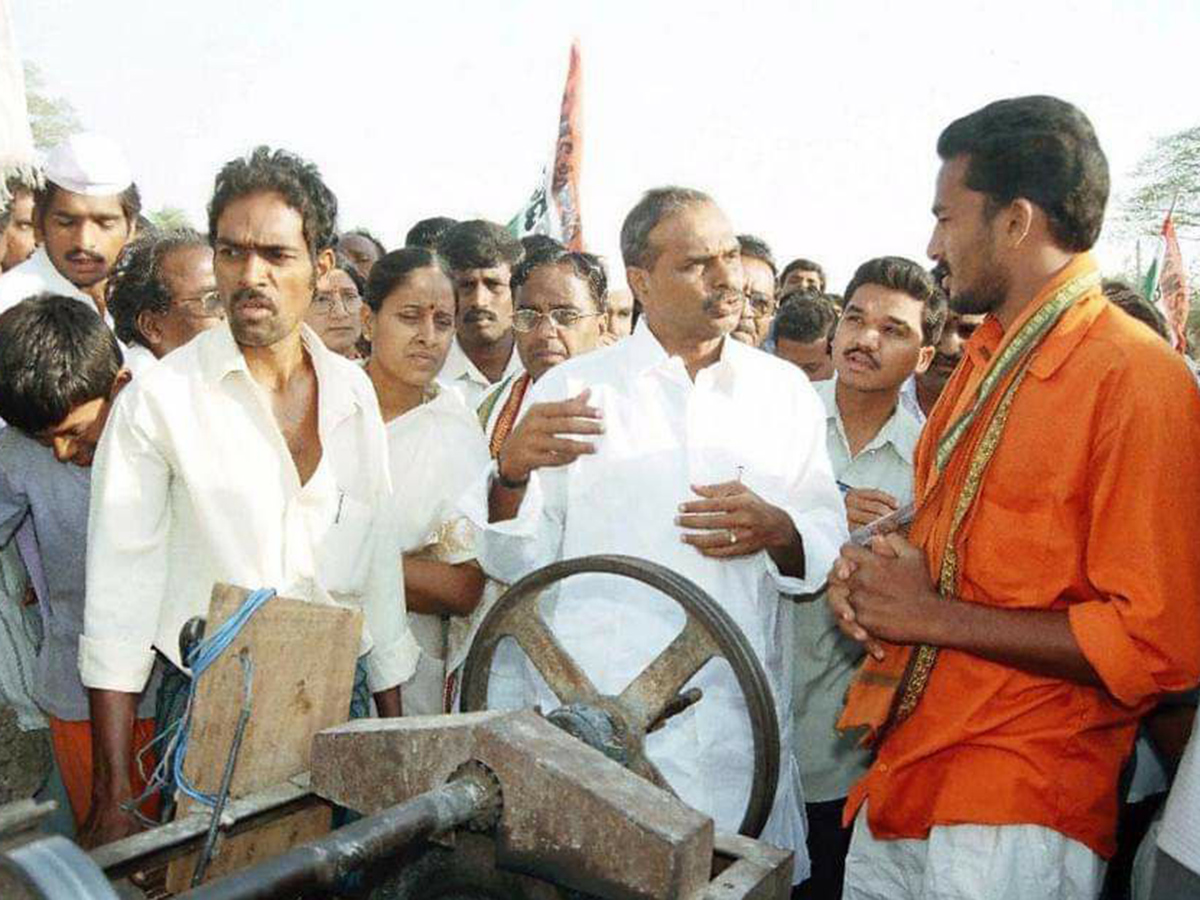 వైఎస్సార్‌.. అరుదైన చిత్రమాలిక | YS Rajasekhara Reddy Rare And Unseen ...