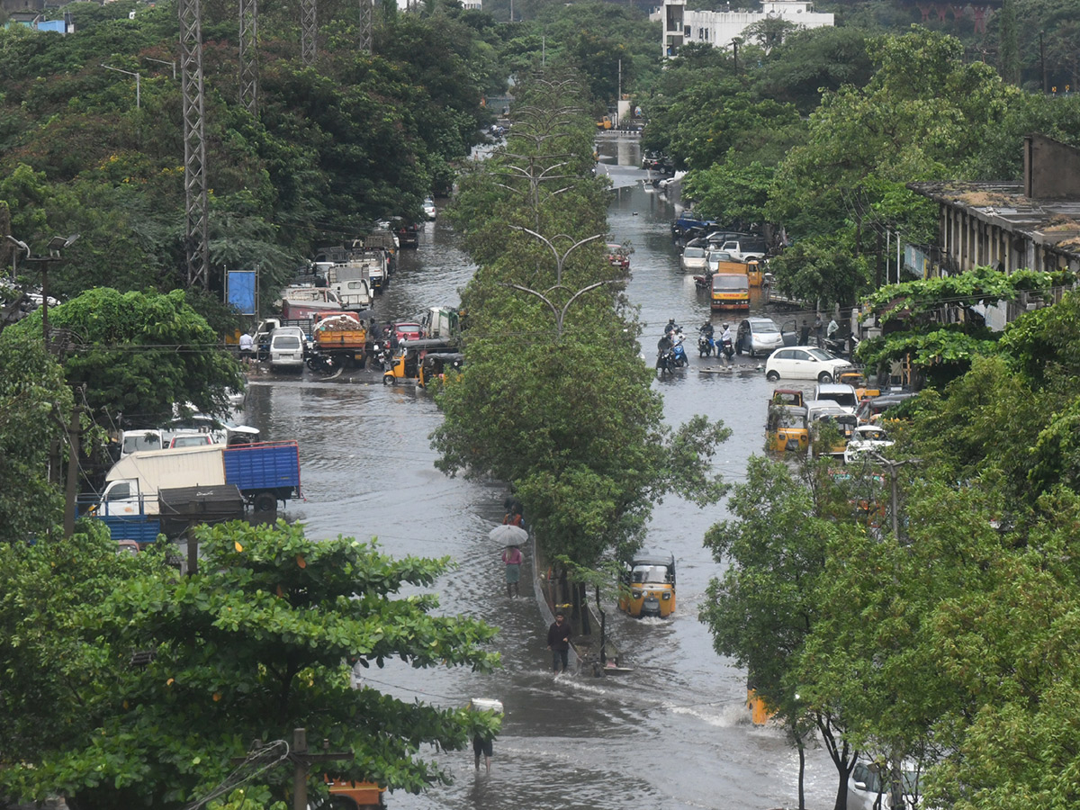 భారీ వర్షం విశాఖపట్నం విలవిల (ఫొటోలు) | Heavy Rain in Visakhapatnam ...