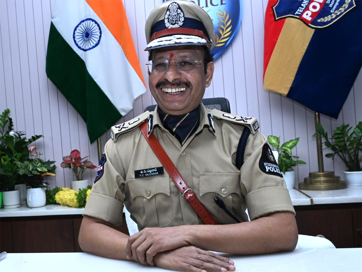 ‘హార్టీ వెల్‌కమ్‌ సజ్జనార్‌ సాబ్‌..’ హైదరాబాద్‌ సీపీగా బాధ్యతలు (ఫొటోలు ...