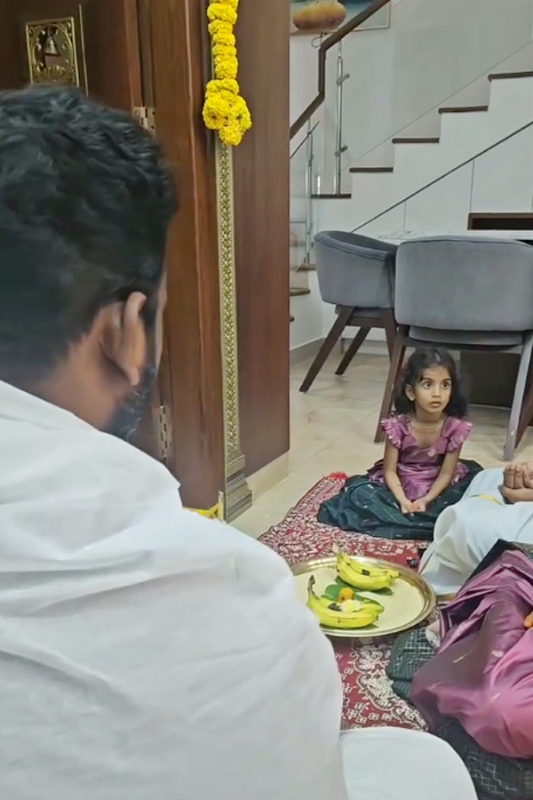 బిగ్‌బాస్ ఆదిరెడ్డి కూతురి బారసాల వేడుక (ఫొటోలు) | Bigg Boss Adi Reddy ...
