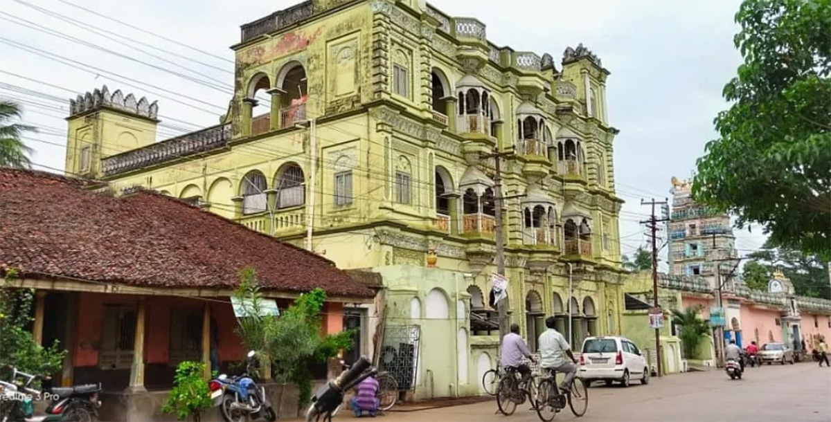 పశ్చిమ గోదావరి జిల్లాలో వందేళ్ల గంధర్వ మహల్‌..ఎక్కడో తెలుసా? (ఫొటోలు ...