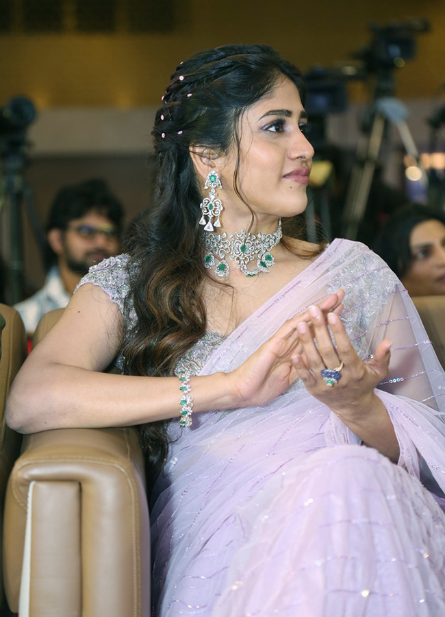 ‘సంతాన ప్రాప్తిరస్తు’ ప్రీ రిలీజ్ లో మెరిసిన చాందినీ చౌదరి (ఫొటోలు ...