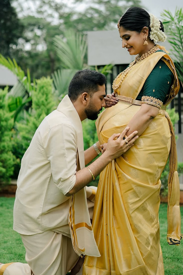 సీరియల్ నటి చైత్రారాయ్ సీమంతం (ఫొటోలు) | Serial Actress Chaitra Rai ...