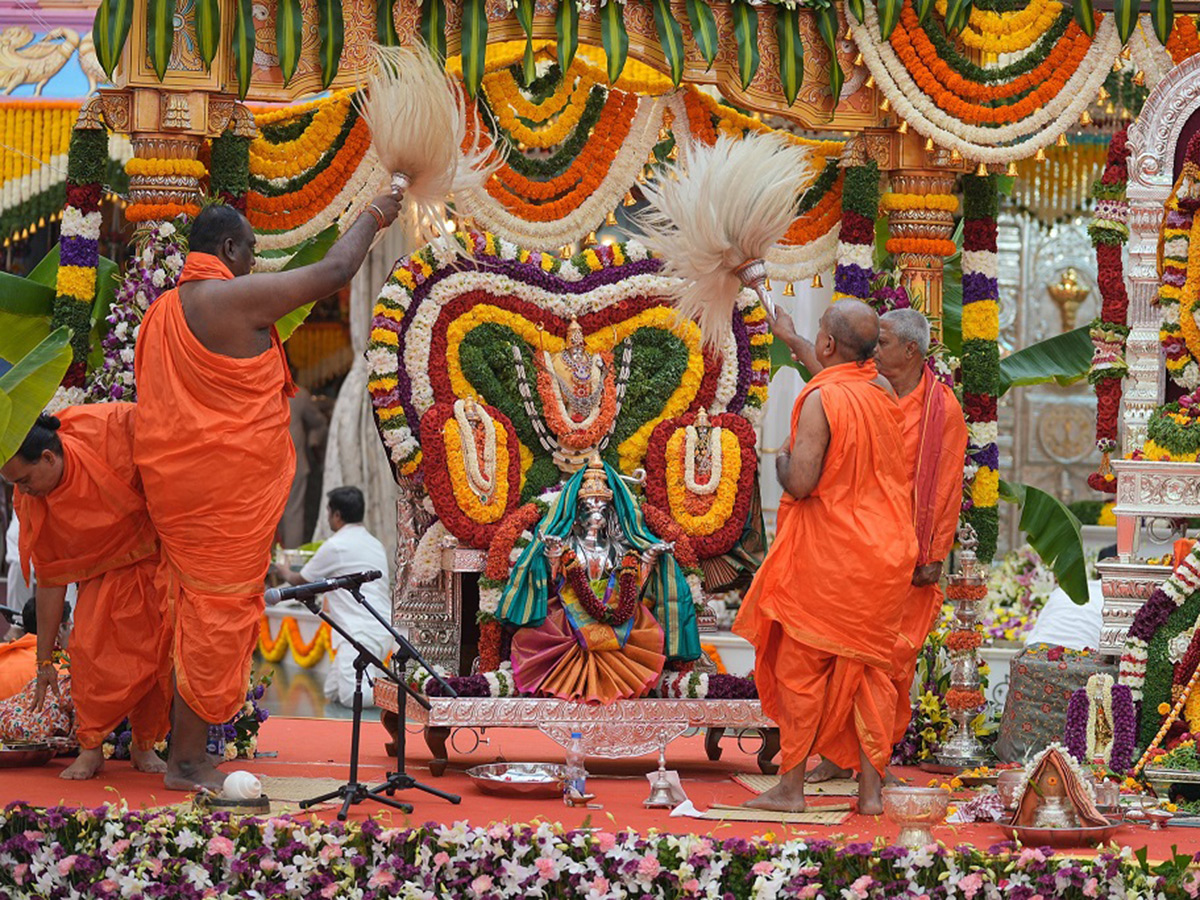పుట్టపర్తి : కనుల పండువగా సత్యసాయి జయంతి వేడుకలు (ఫోటోలు) | Sathya Sai ...