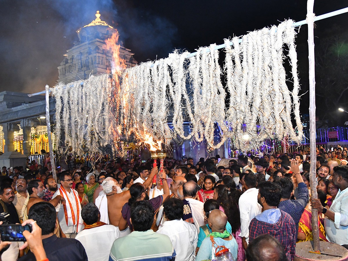 విజయవాడ ఇంద్రకీలాద్రిపై కోటి దీపోత్సవం (ఫొటోలు) | Devotional : Koti ...