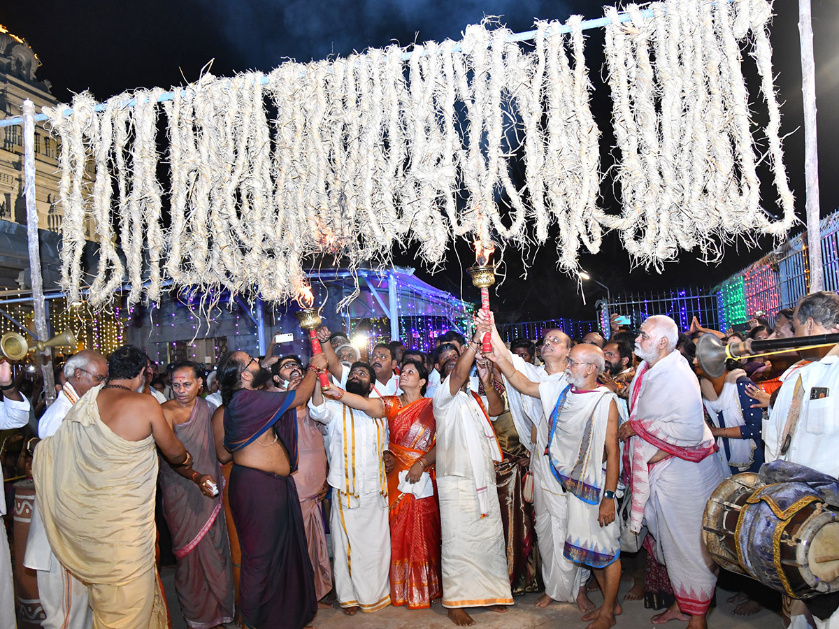 విజయవాడ ఇంద్రకీలాద్రిపై కోటి దీపోత్సవం (ఫొటోలు) | Devotional : Koti ...