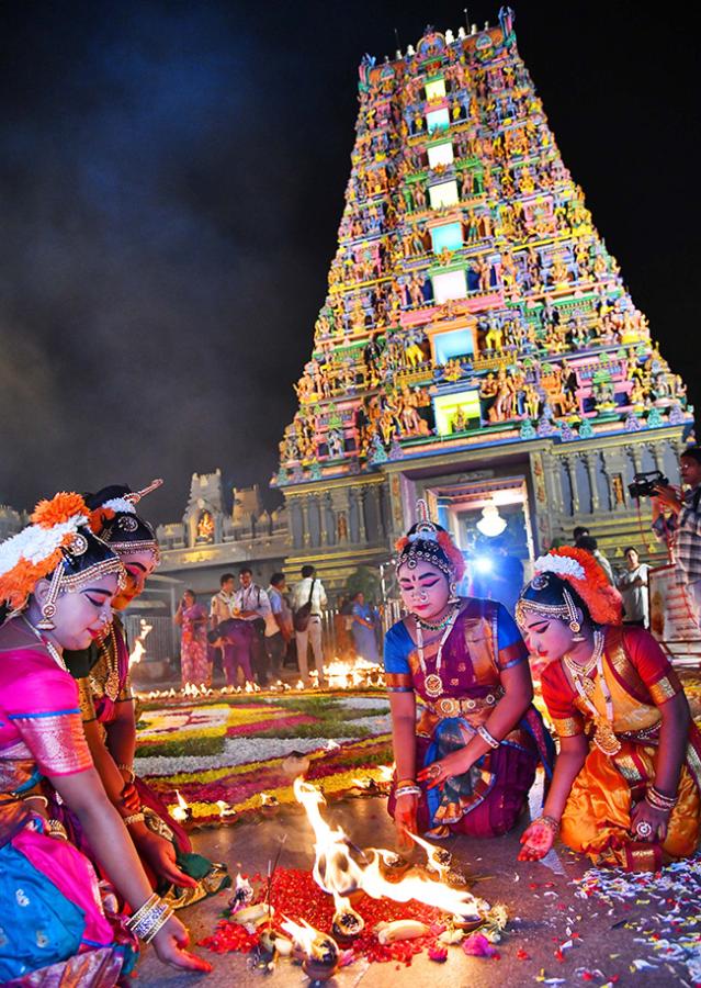 విజయవాడ ఇంద్రకీలాద్రిపై కోటి దీపోత్సవం (ఫొటోలు) | Devotional : Koti ...